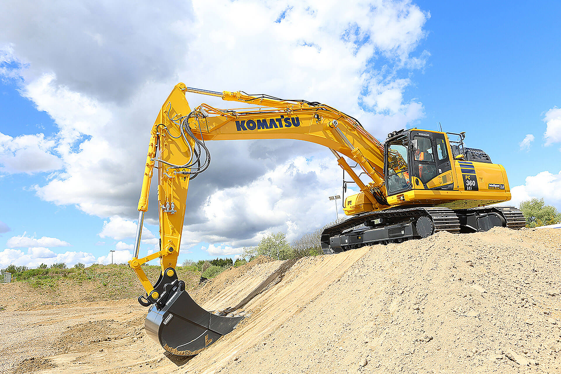 Komatsu Hydraulikbagger mit Bizeps und Köpfchen - PROTRADER.ONE