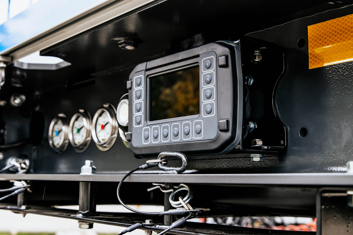 DOLL – Fahrzeugbau vom Feinsten - PROTRADER.ONE